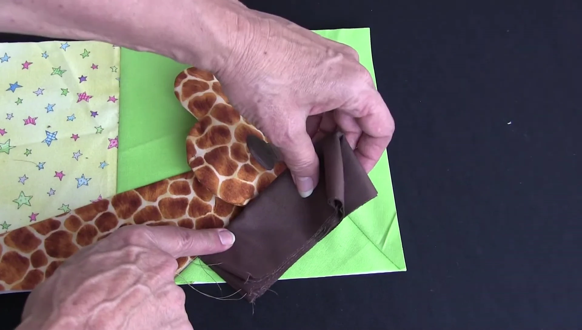Easy Giraffe Appliqué: Mastering Offset Blocks in Fabric Crafts