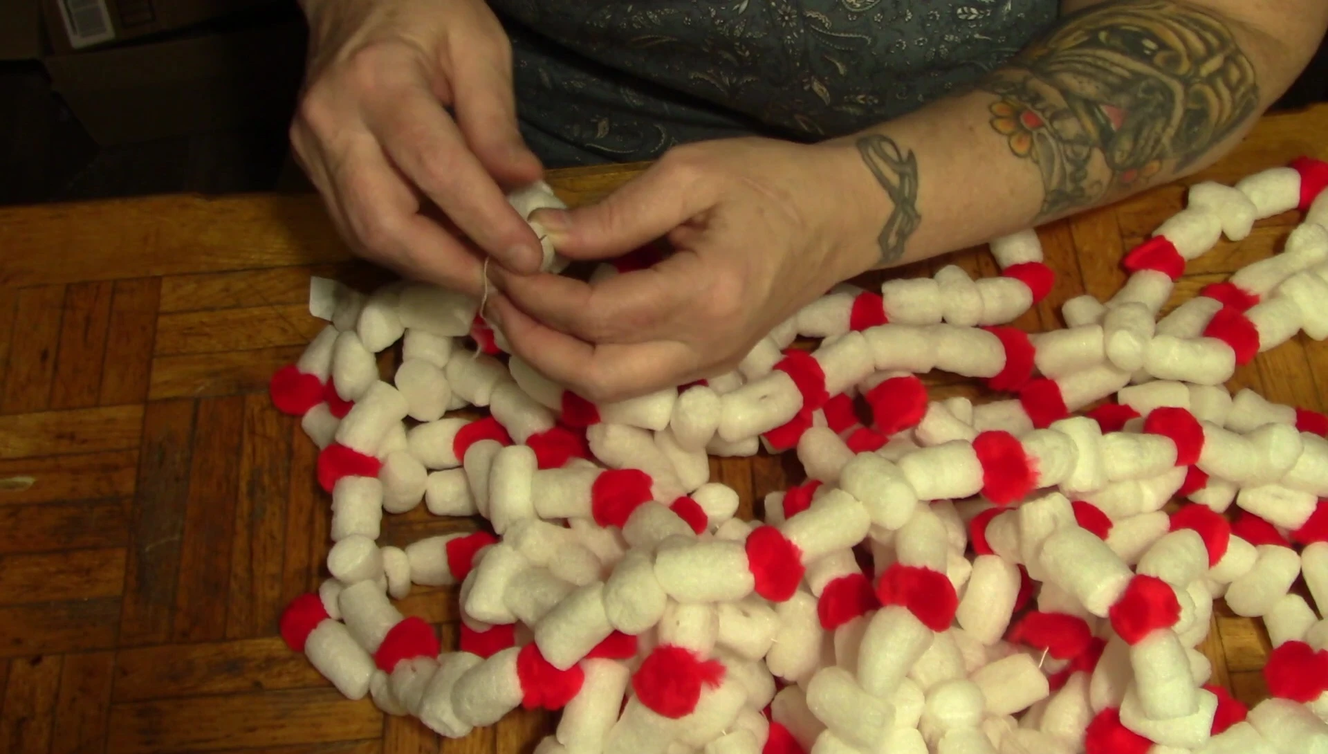 DIY Styrofoam Peanut Garland: A Festive Craft Project